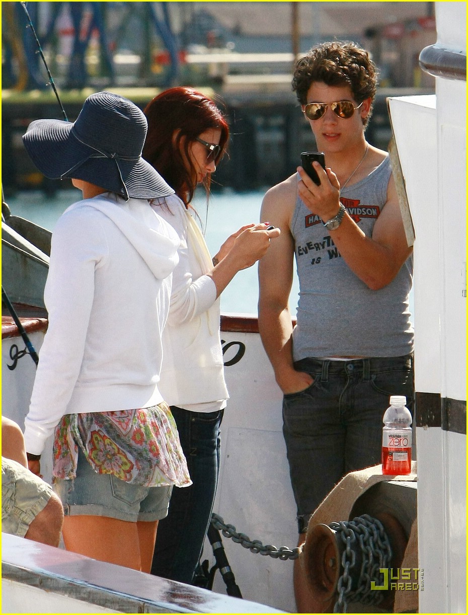 Joe & Nick Jonas Go Fishing, Have The Best Day Ever | Photo 364258 ...