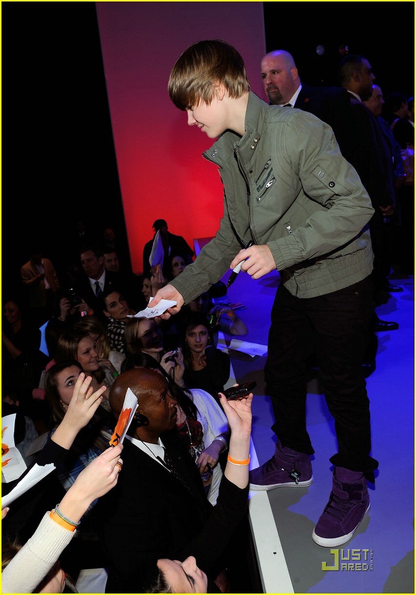 Full Sized Photo of justin bieber nick upfronts 14 | Justin Bieber ...