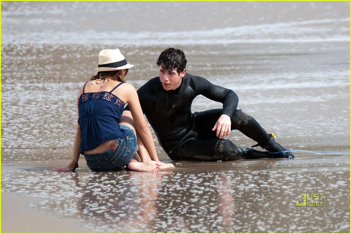 Nick Jonas Washes Up in Malibu | Photo 360439 - Photo Gallery | Just ...
