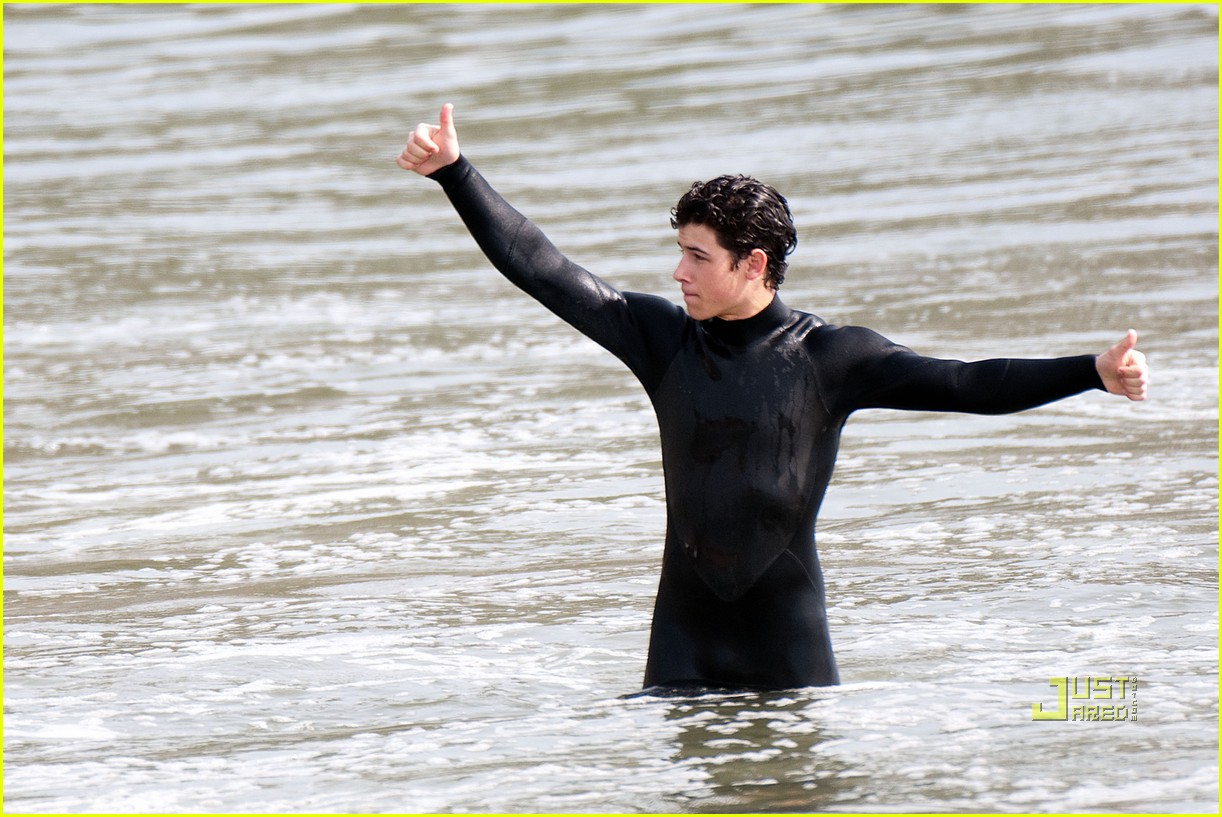 Nick Jonas Washes Up in Malibu | Photo 360460 - Photo Gallery | Just ...
