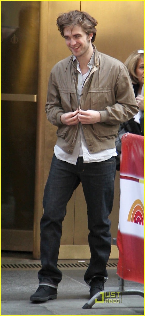Robert Pattinson Takes On The Today Show | Photo 360393 - Photo Gallery ...