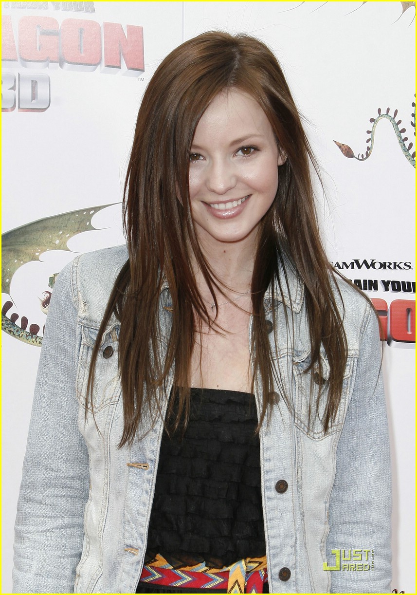 Samantha Droke Knows How to Train Her Dragon | Photo 362907 - Photo ...