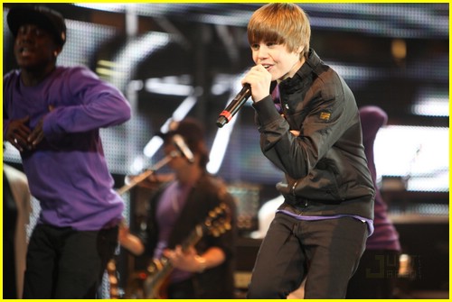 Full Sized Photo of selena gomez justin bieber houston rodeo 15 ...