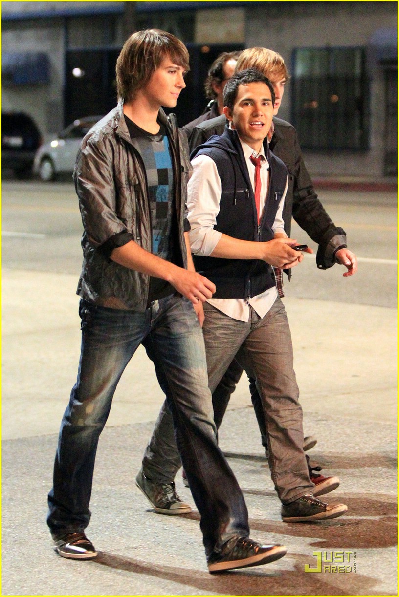 Logan Henderson Pushes Carlos Pena Off The Stage! | Photo 365537 ...