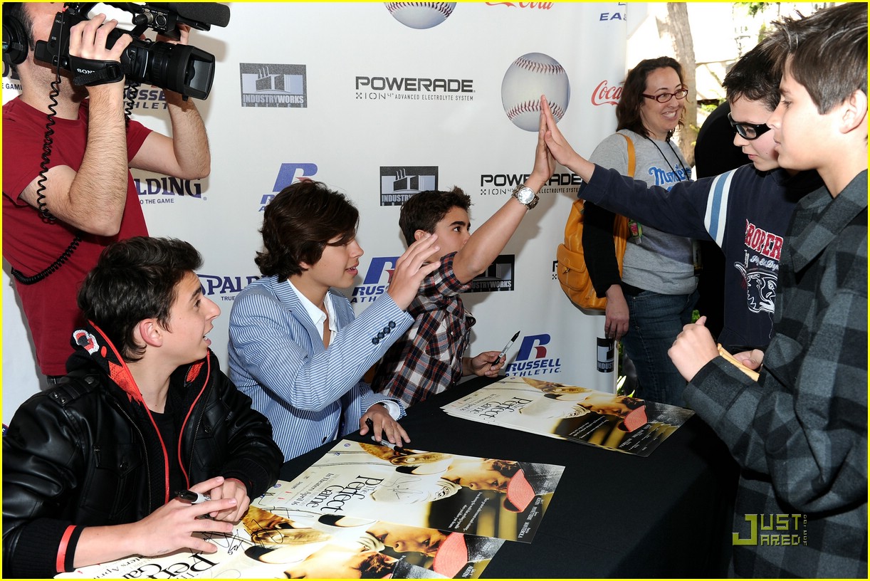 Jake T. Austin Premieres The Perfect Game | Photo 365293 - Photo ...