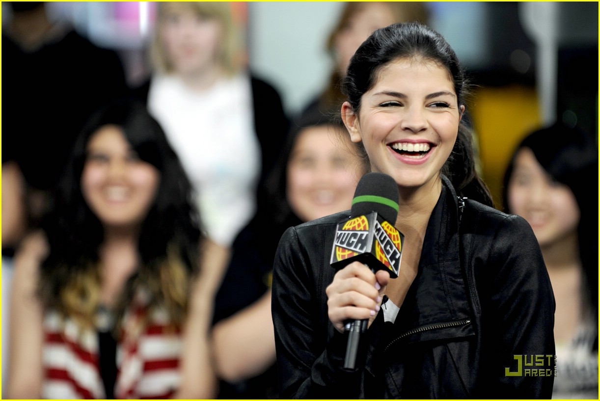 Nikki Yanofsky is Much on Demand | Photo 367666 - Photo Gallery | Just ...