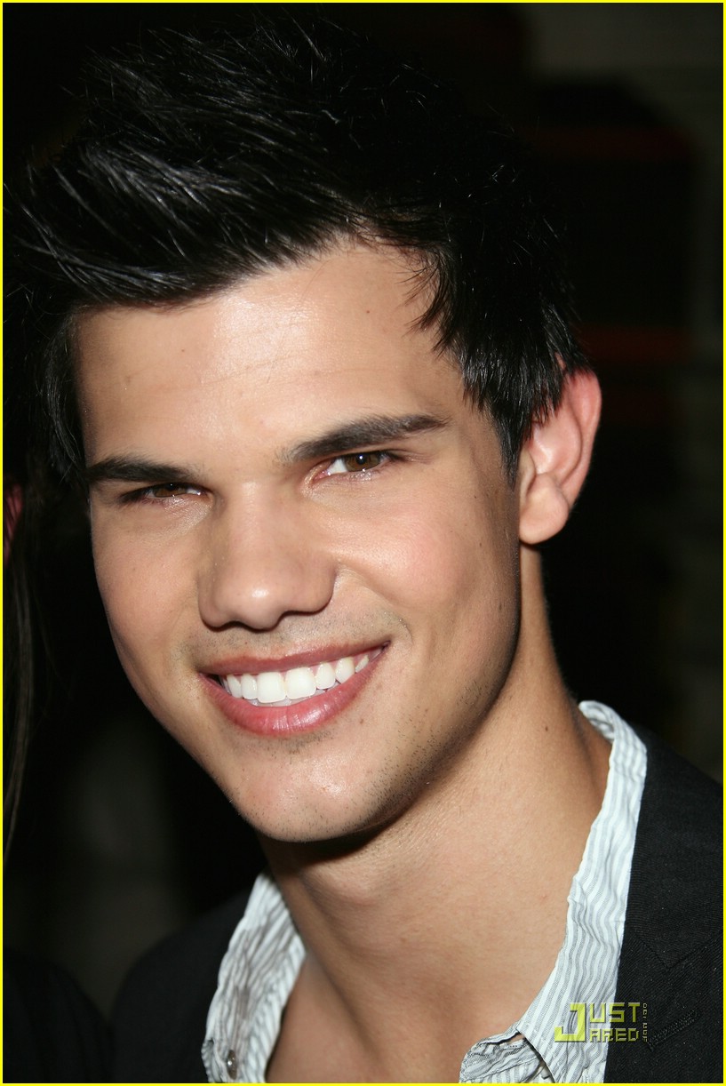 Taylor Lautner is a Soiree Stud | Photo 366569 - Photo Gallery | Just ...