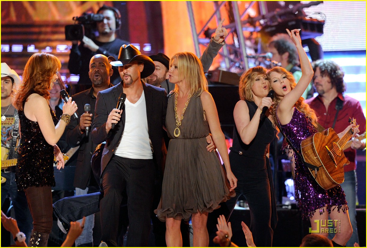 Full Sized Photo of taylor swift last rodeo 31 | Taylor Swift Plays The ...