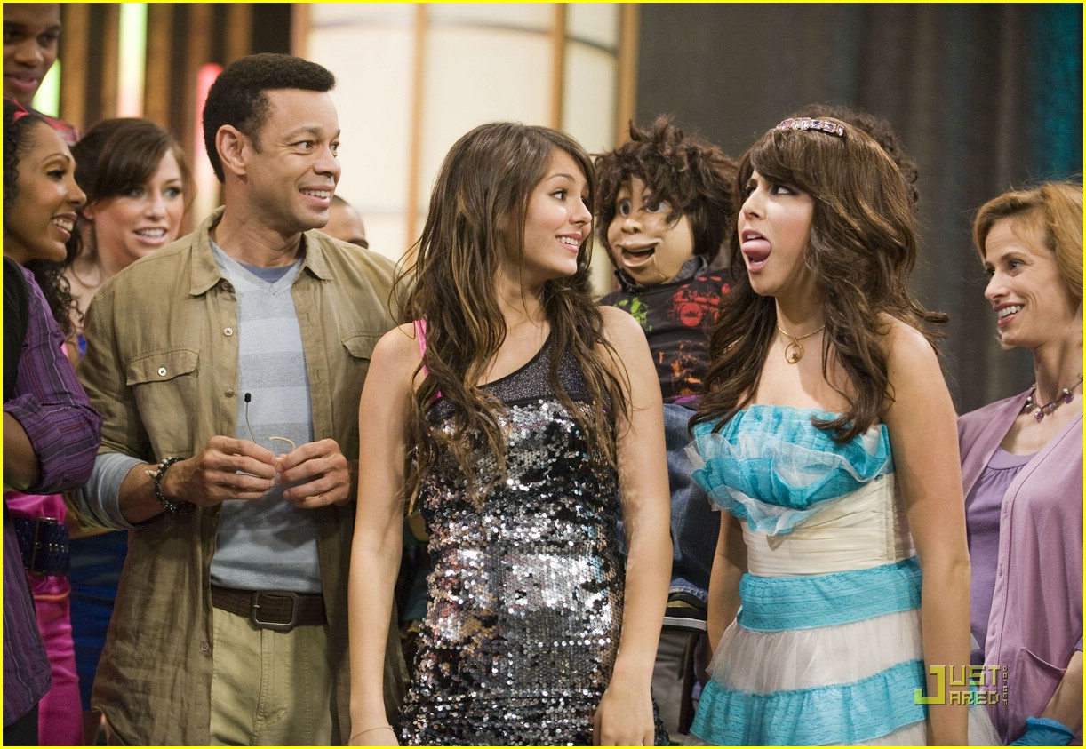 Victoria Justice: The Bird Scene Struggle | Photo 365737 - Photo ...