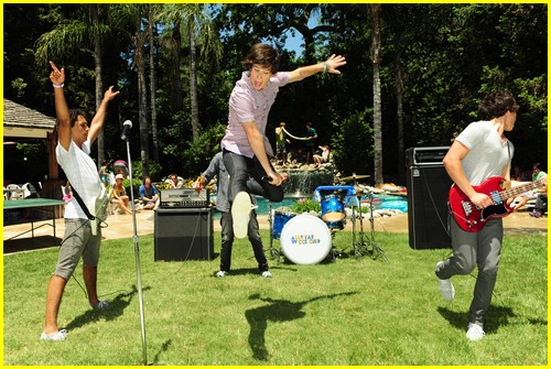 Allstar Weekend 'Dance Forever' -- NEW SINGLE! | Photo 371259 - Photo ...