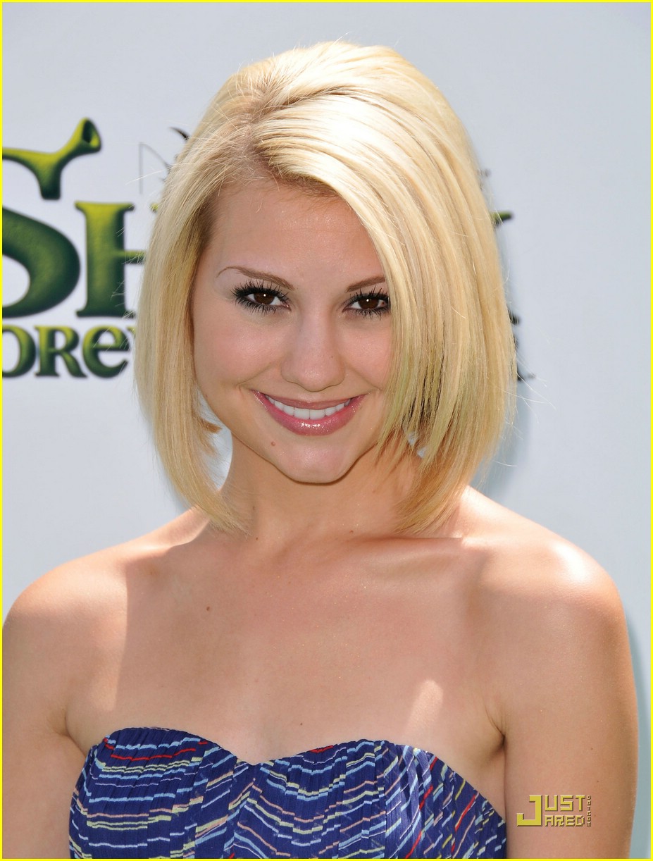 Chelsea Staub Checks Out Shrek | Photo 370936 - Photo Gallery | Just ...