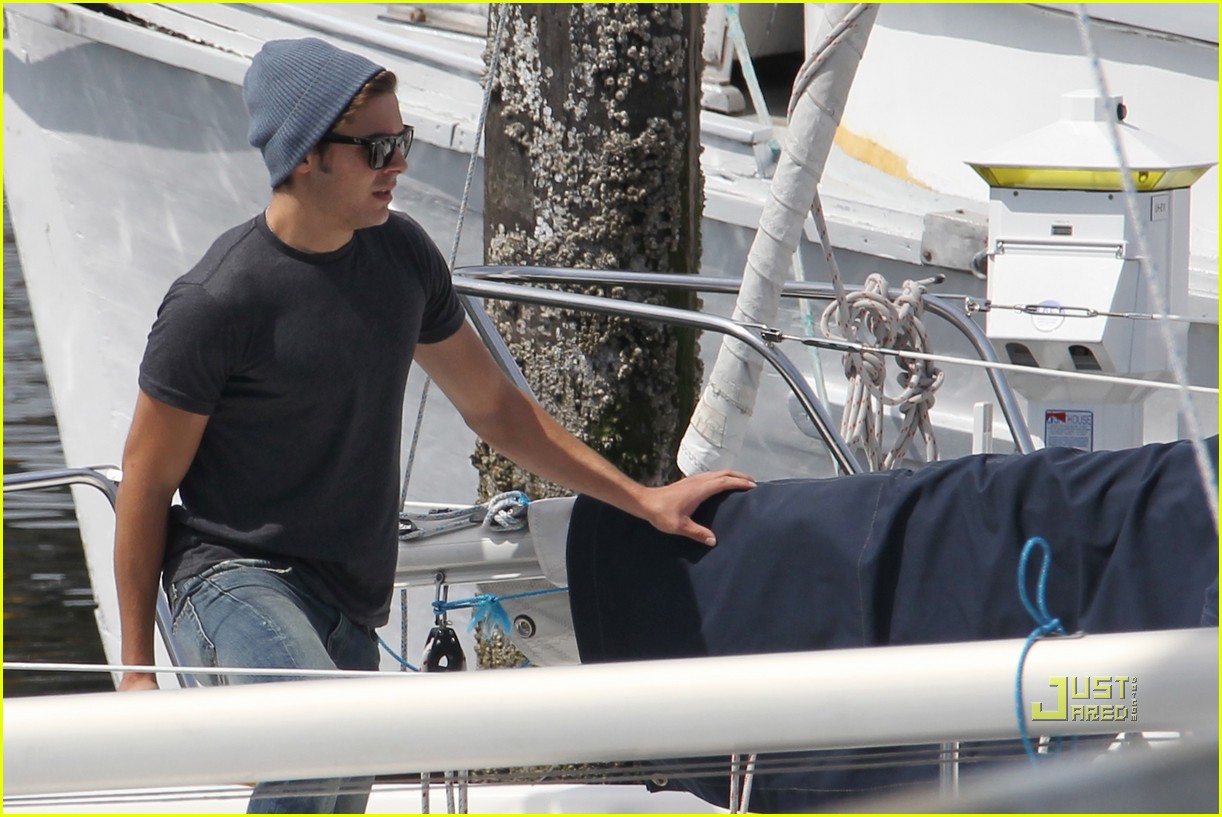 Zac Efron: Come Sail Away! | Photo 370476 - Photo Gallery | Just Jared Jr.