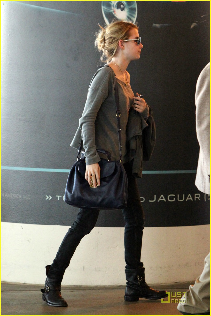 Emma Roberts: Laughing at LAX | Photo 368957 - Photo Gallery | Just ...