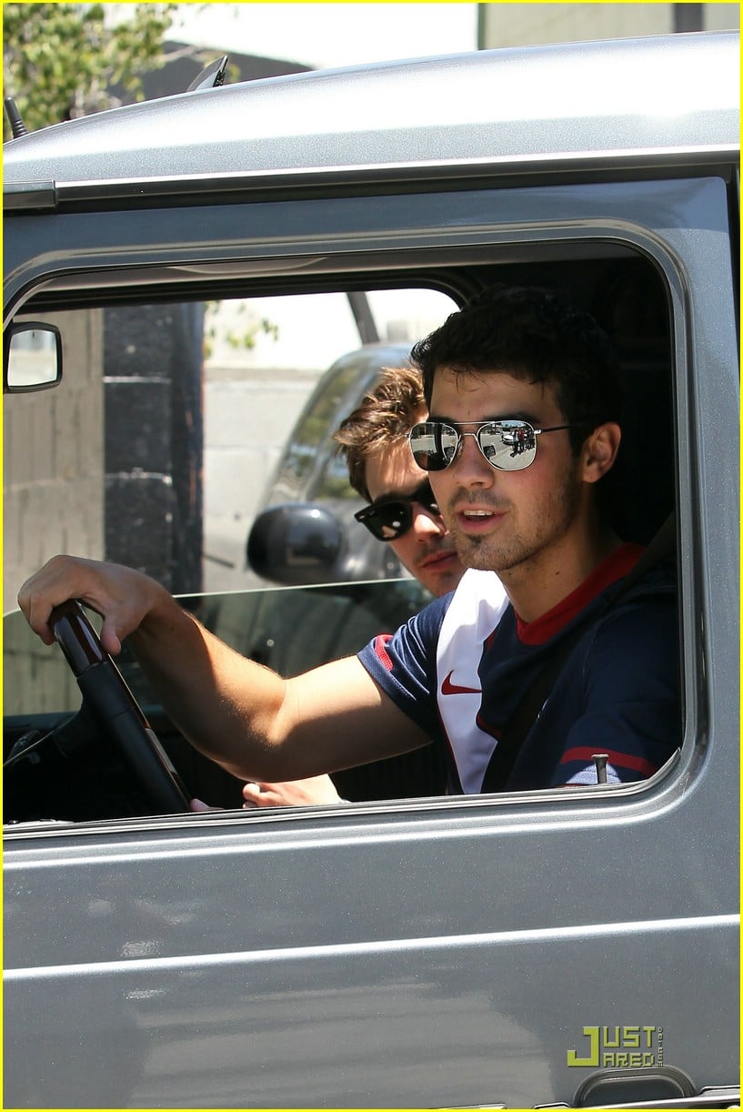 Full Sized Photo of joe jonas connect three brothers 15 | Joe Jonas: Connect Three are Brothers ...