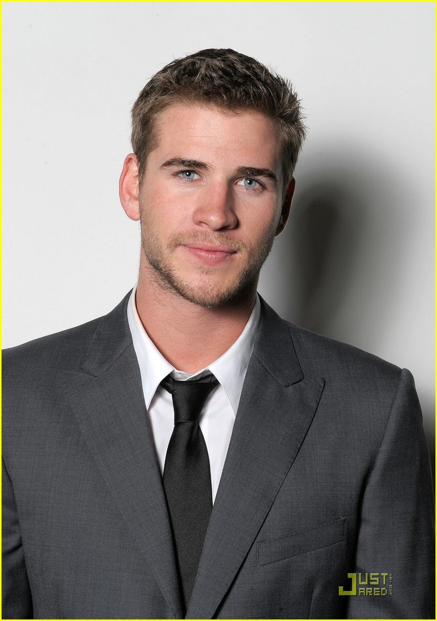 Liam Hemsworth: Young Hollywood Breakthrough of the Year! | Photo ...