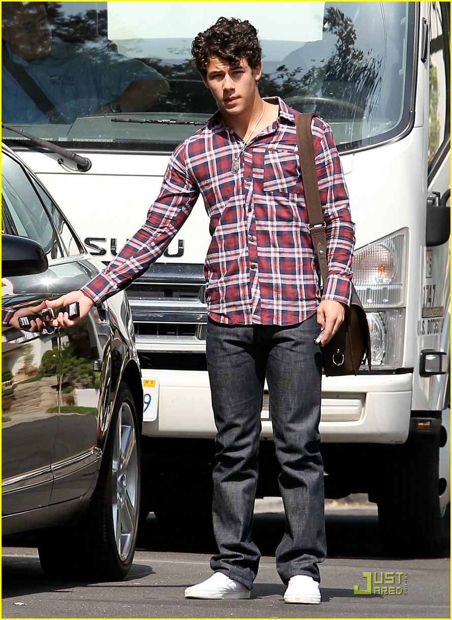 Nick Jonas is a Plaid Person | Photo 369996 - Photo Gallery | Just ...