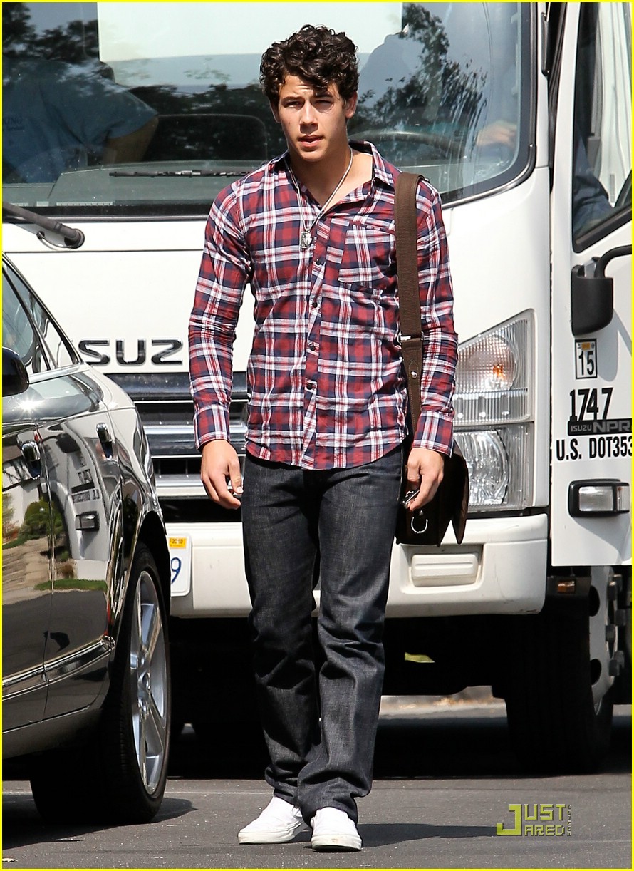 Nick Jonas is a Plaid Person | Photo 369999 - Photo Gallery | Just ...