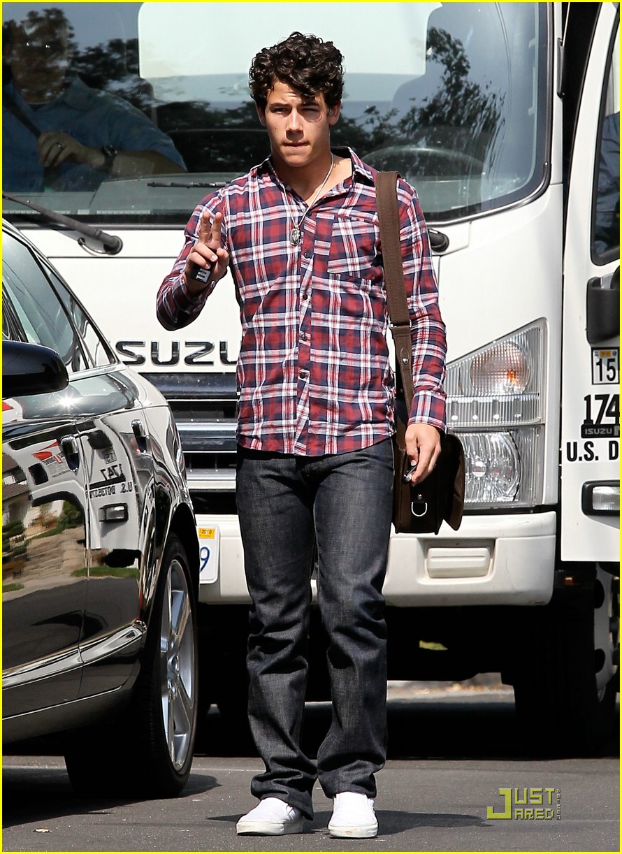 Nick Jonas is a Plaid Person | Photo 370000 - Photo Gallery | Just ...