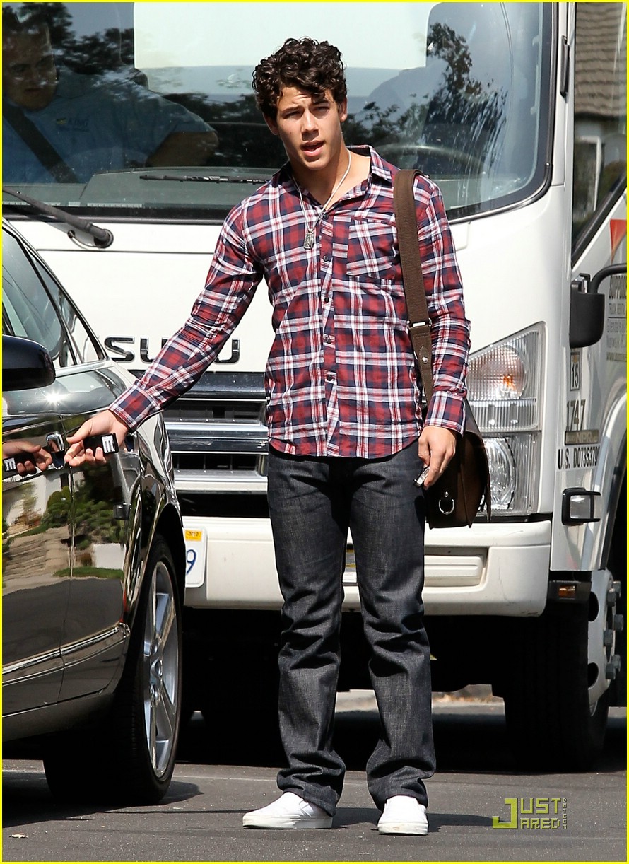 Nick Jonas is a Plaid Person | Photo 370004 - Photo Gallery | Just ...
