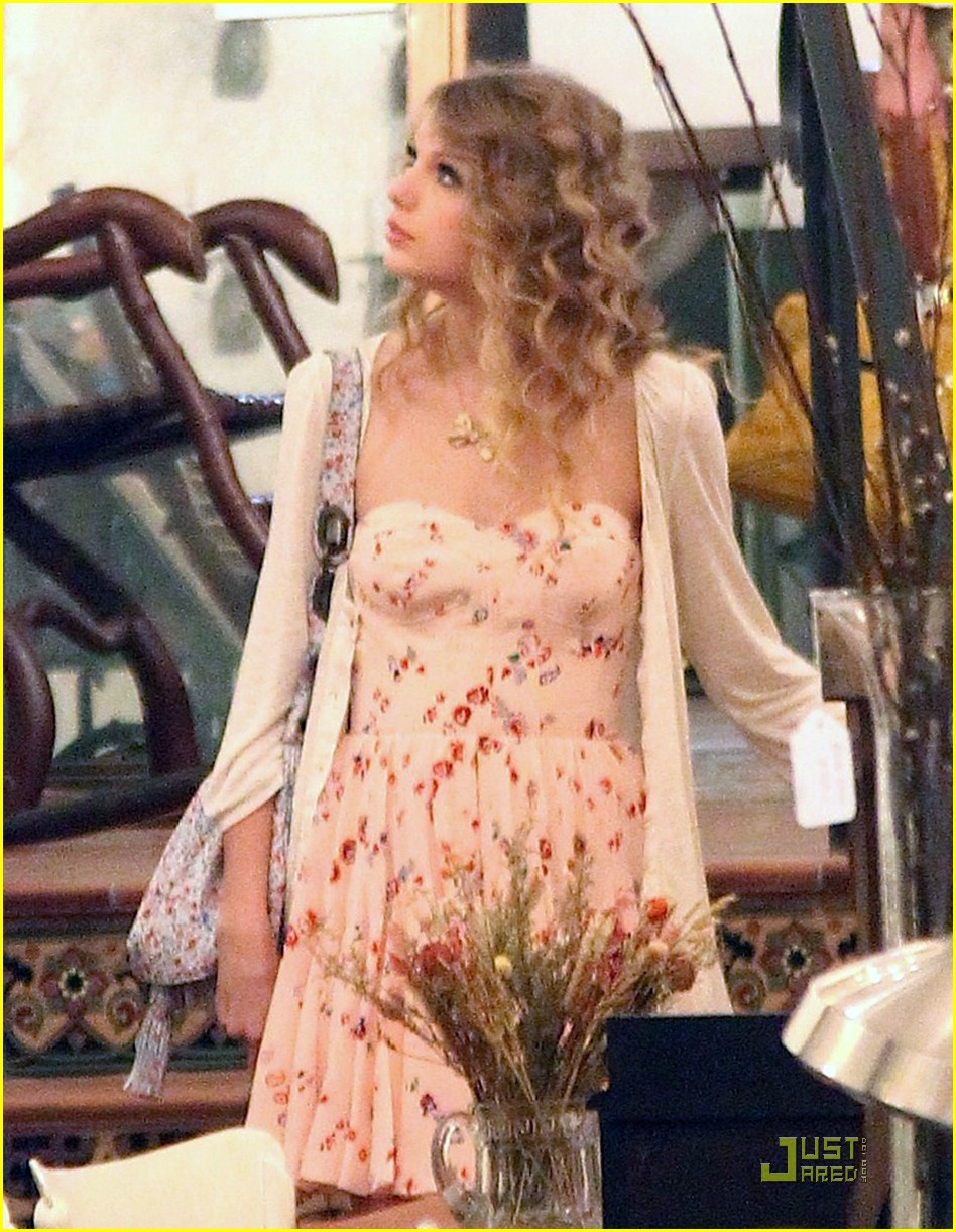 Taylor Swift: Surprise, Surprise! | Photo 369084 - Photo Gallery | Just ...
