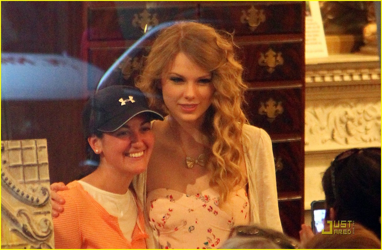 Full Sized Photo of taylor swift surprise surprise 13 | Taylor Swift ...