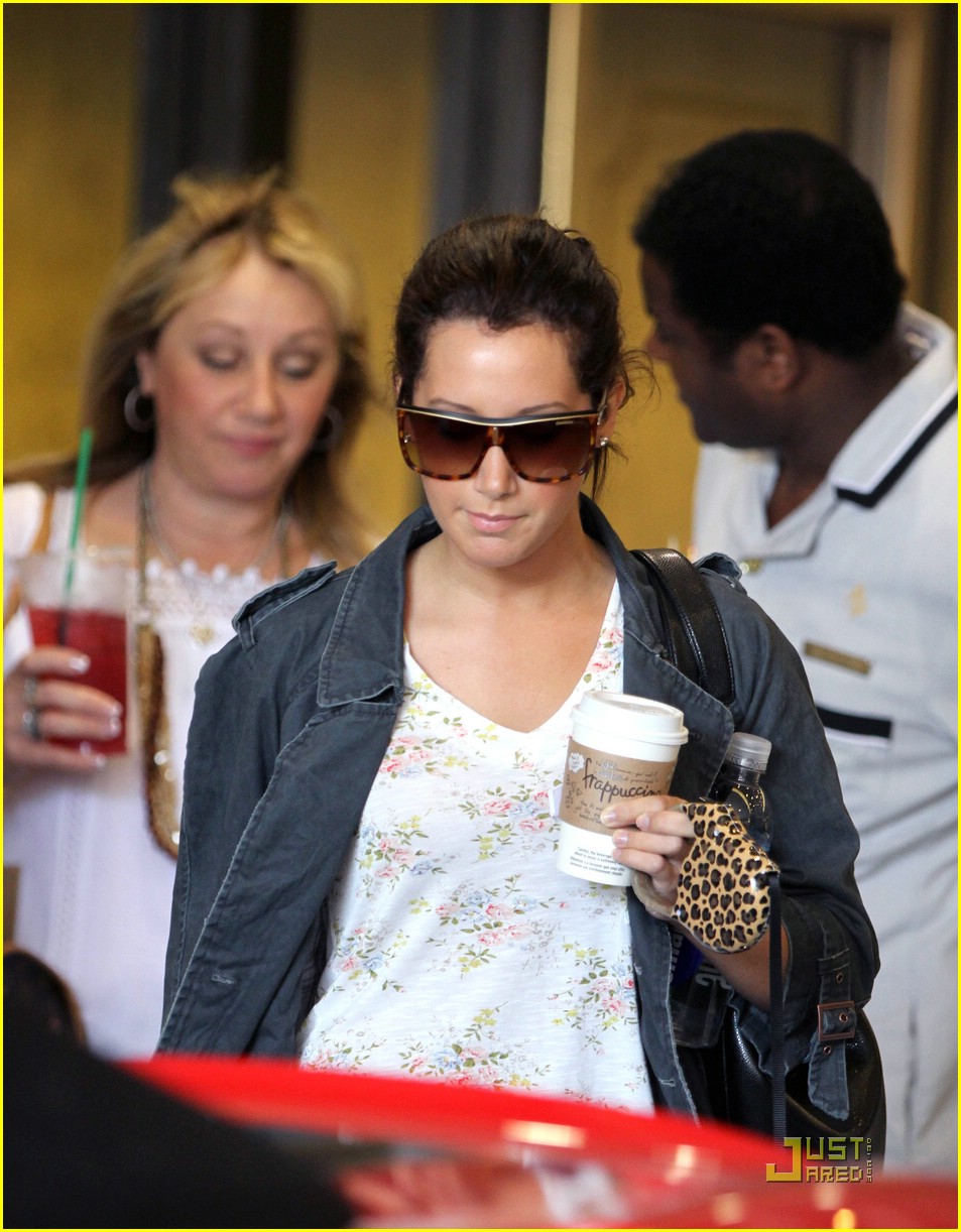 Ashley Tisdale: Toronto Terrific | Photo 371351 - Photo Gallery | Just ...