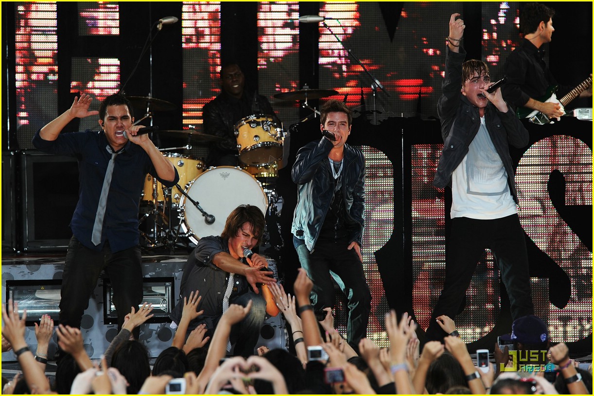 Big Time Rush: New York City Is Ours! | Photo 373213 - Photo Gallery ...