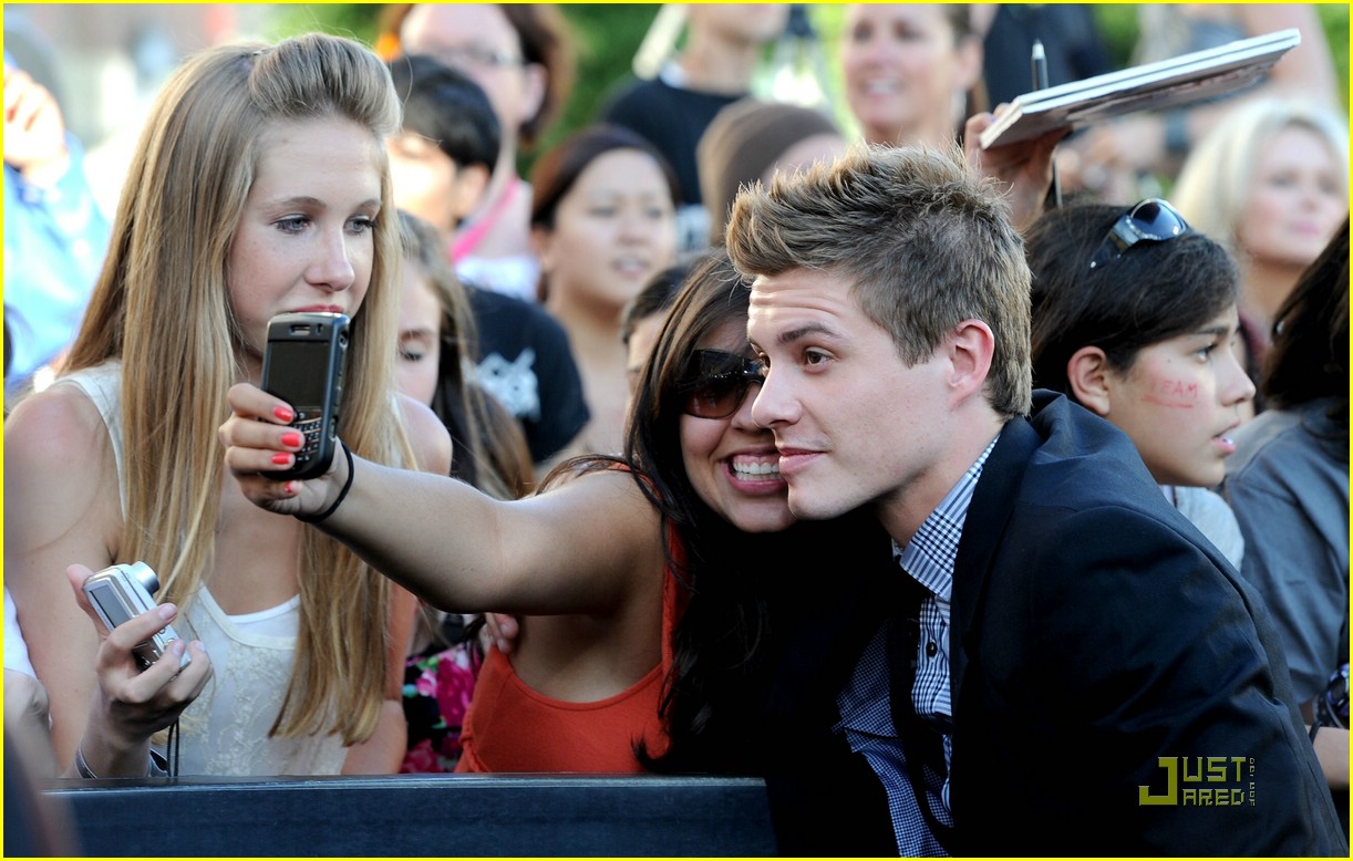 Ashley Greene & Xavier Samuel Make It Madrid | Photo 376010 - Photo ...