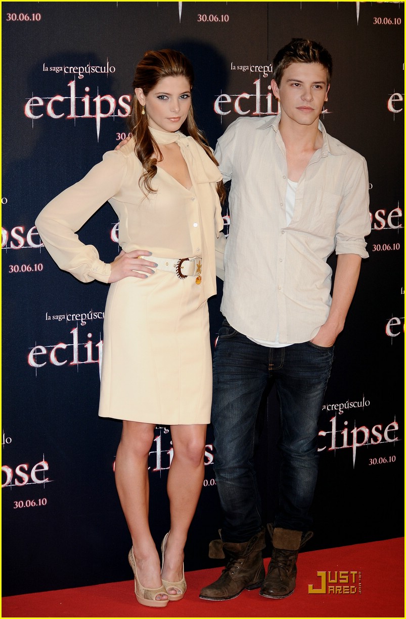 Ashley Greene & Xavier Samuel Make It Madrid | Photo 376013 - Photo ...