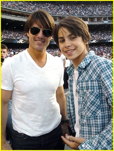 Jake T. Austin & Tom Cruise: Dodgers Dudes! | Photo 376224 - Photo ...