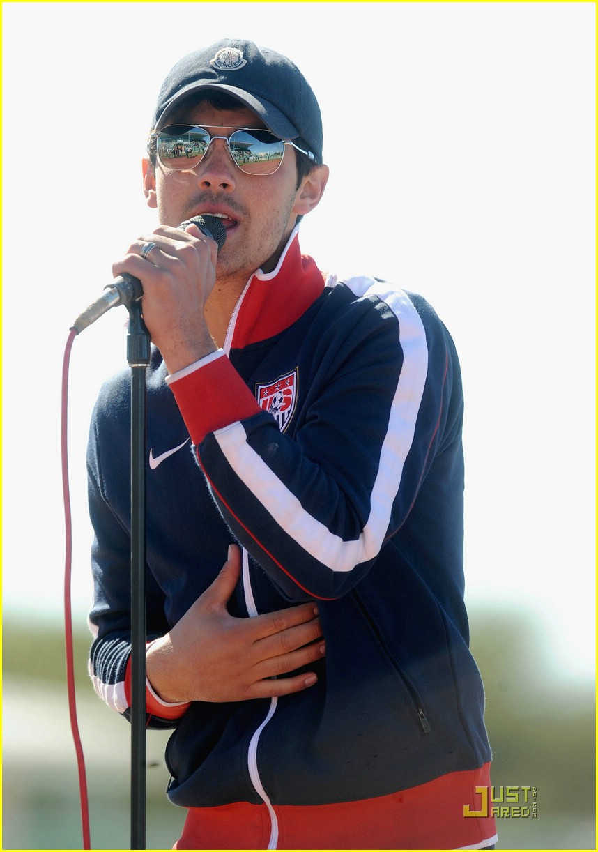 Joe Jonas & Prince William: Botswana Buds | Photo 374026 - Photo ...