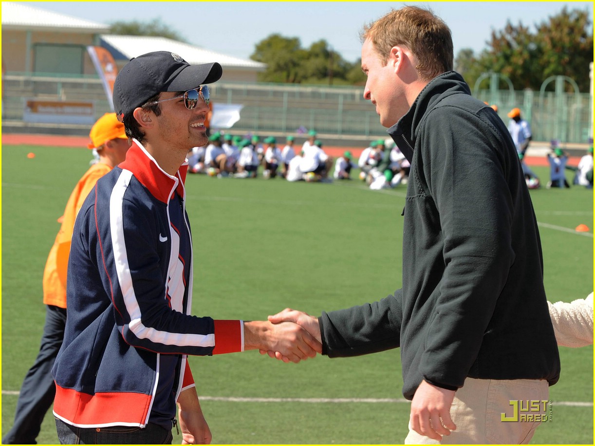 Joe Jonas & Prince William: Botswana Buds | Photo 374028 - Photo ...