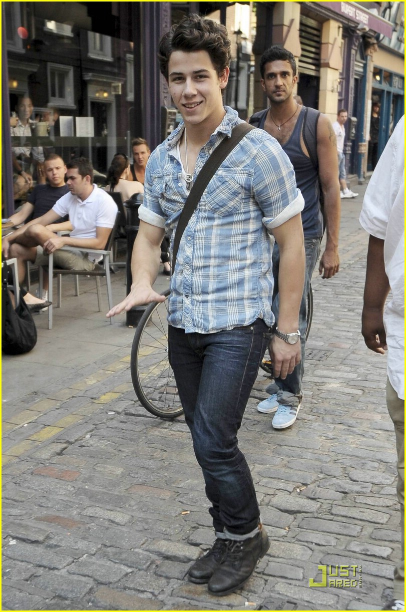 Nick Jonas & Big Rob: Old Compton Comrades | Photo 375063 - Photo ...