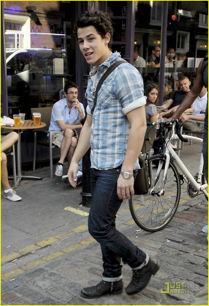 Nick Jonas & Big Rob: Old Compton Comrades | Photo 375065 - Photo ...