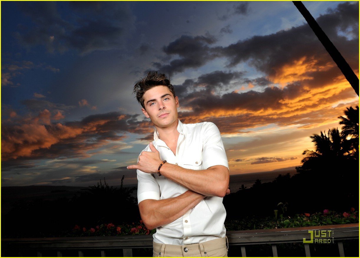 Zac Efron is a Star in Maui | Photo 374088 - Photo Gallery | Just Jared Jr.