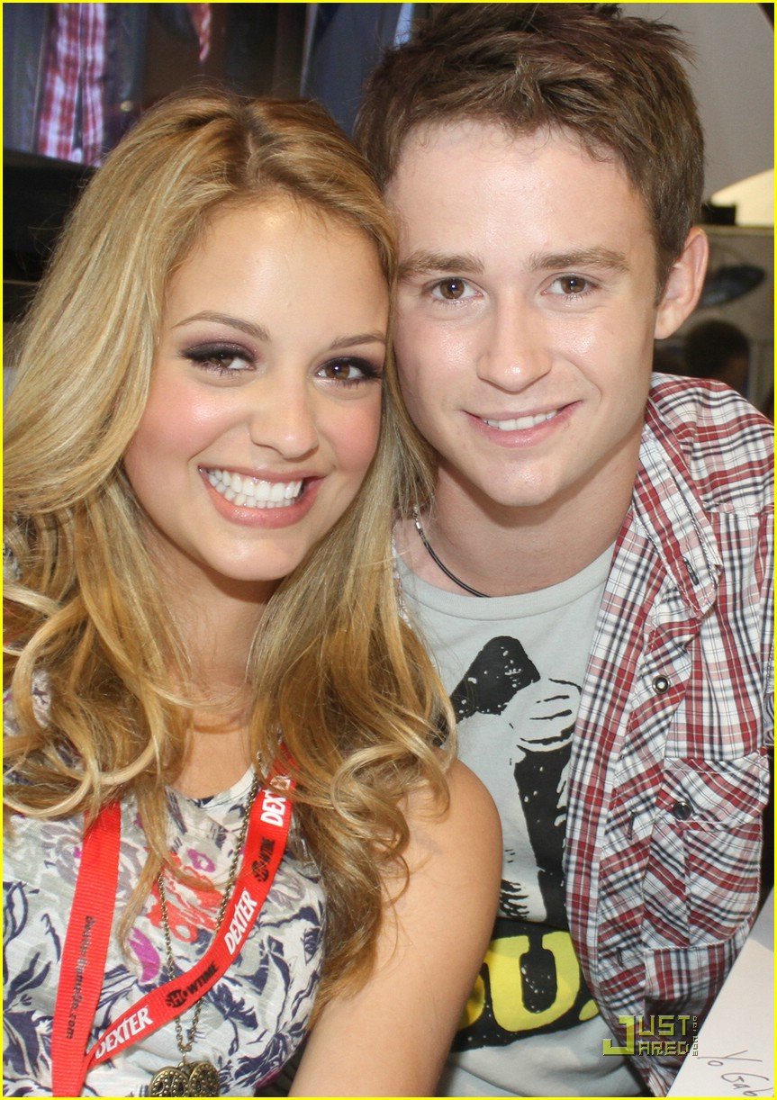 Gage Golightly & Nick Purcell: Comic-Con Couple | Photo 379795 - Photo ...