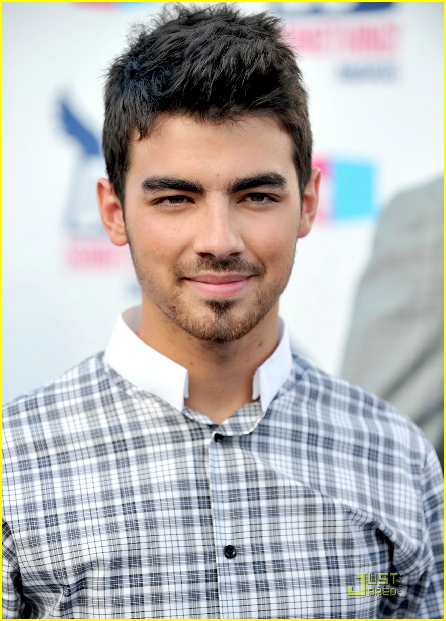 Joe Jonas WINS at Do Something Awards 2010! | Photo 378440 - Photo ...