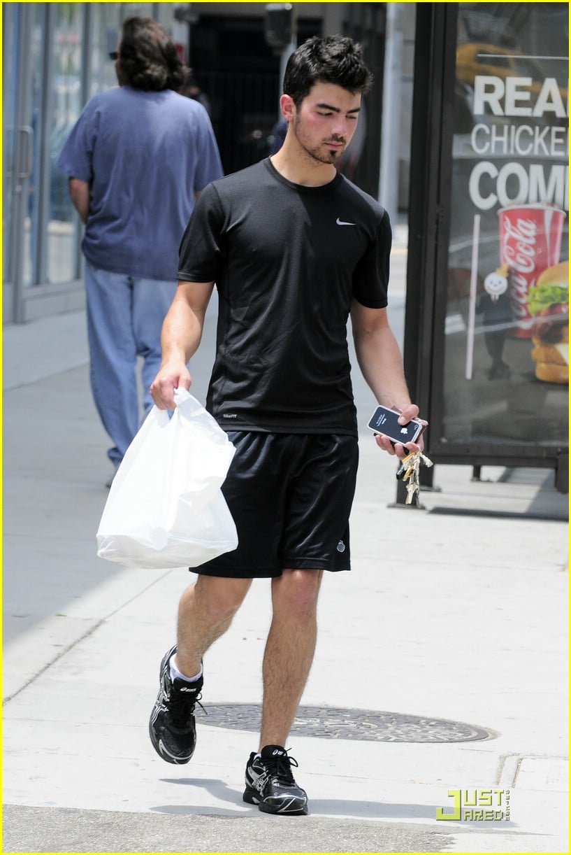 Joe Jonas: Love Me Tender Greens | Photo 378774 - Photo Gallery | Just ...