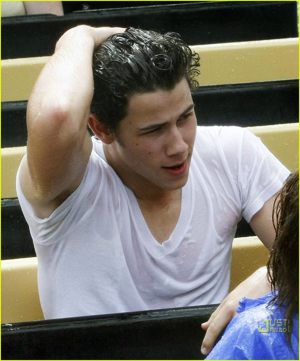 Nick Jonas & Lucie Jones: Wet 'n' Wild! | Photo 377138 - Photo Gallery ...