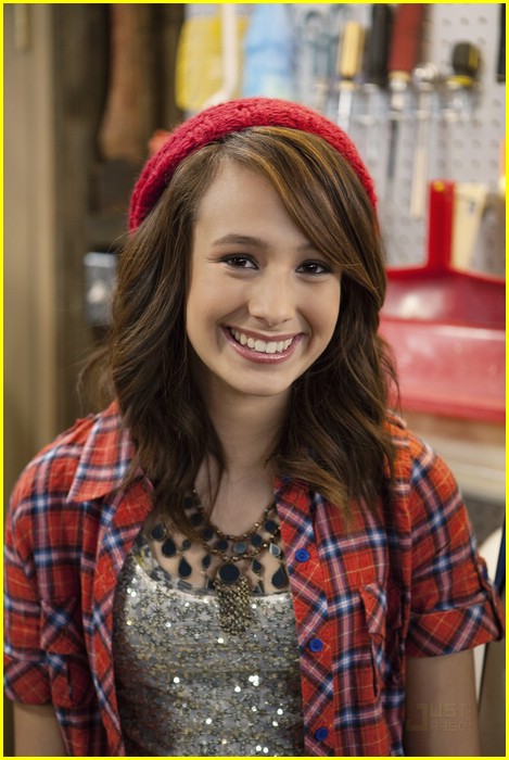 Caitlyn Taylor Love And Logan Miller