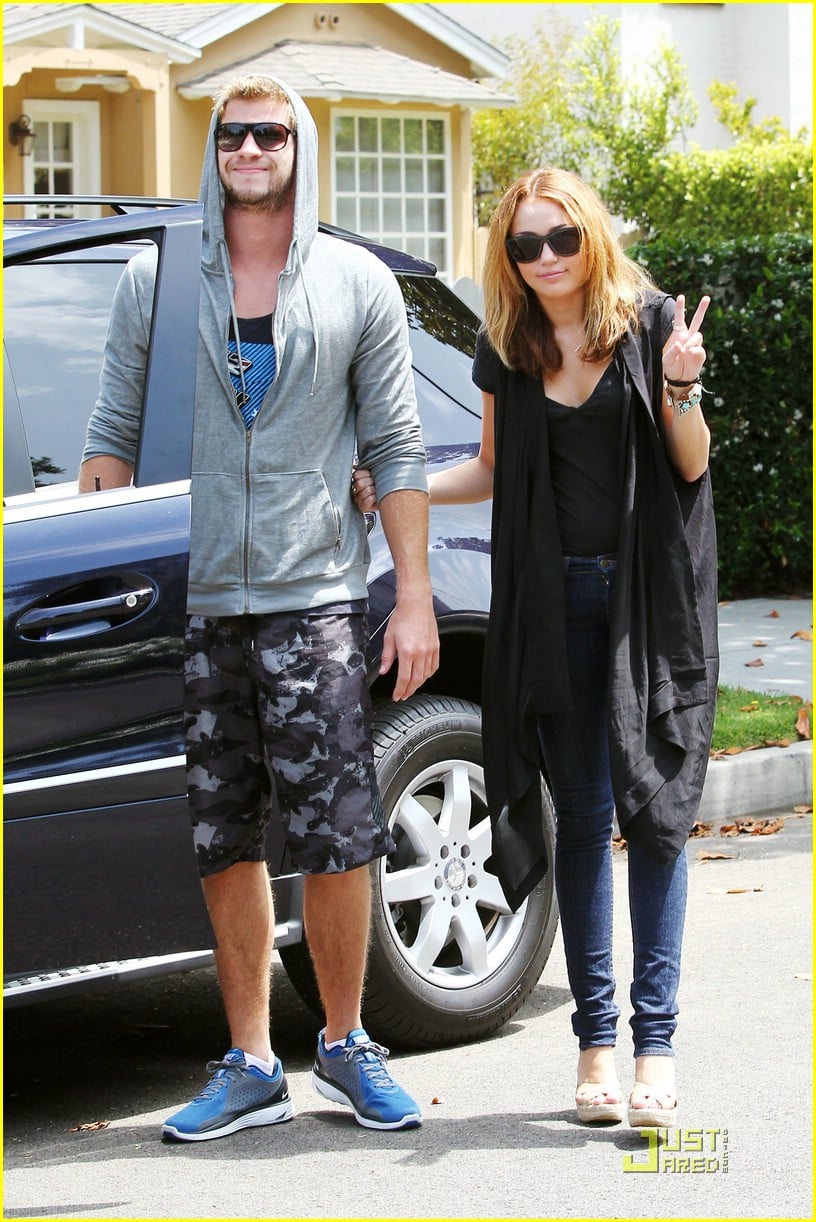 Miley Cyrus & Her Blue-Shoes Boyfriend | Photo 377468 - Photo Gallery ...