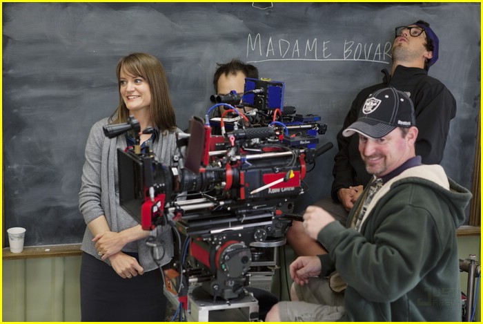 Sara Shephard on Pretty Little Liars -- FIRST LOOK! | Photo 378068 ...