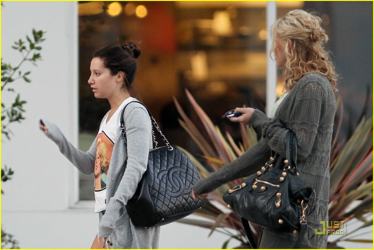 Ashley, Aly & Robbie: Vancouver Reunion Dinner! | Photo 377914 - Photo ...