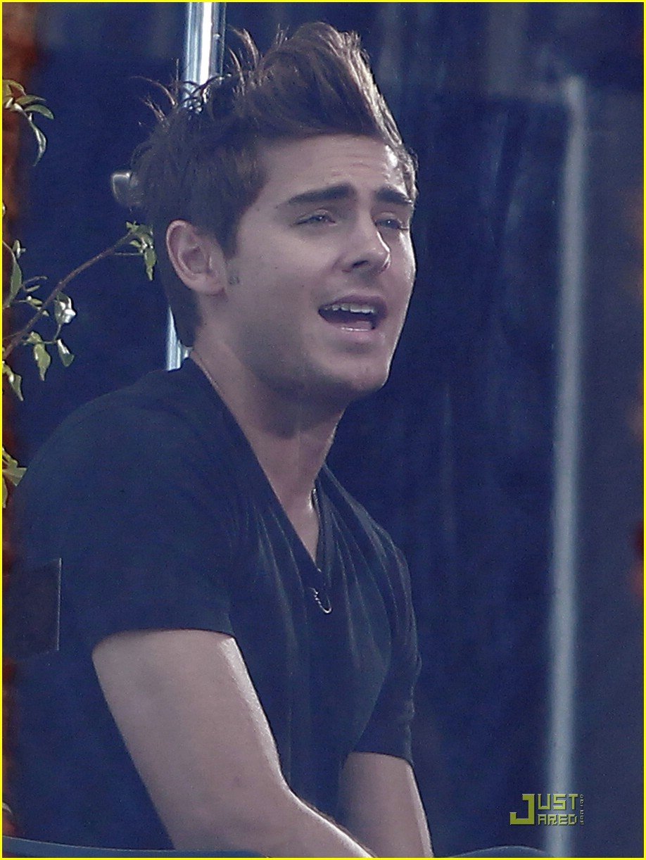 St. Louis Residents: Zac Efron is Coming! | Photo 378225 - Photo ...