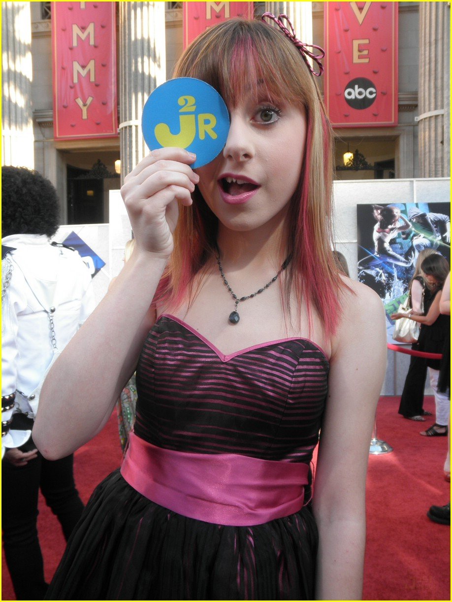 Allisyn Arm: Pink Streak Starlet | Photo 380753 - Photo Gallery | Just ...