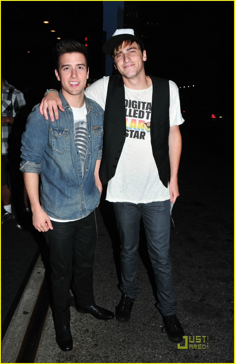 Full Sized Photo of big time rush tour bus 05 | Big Time Rush Takes ...