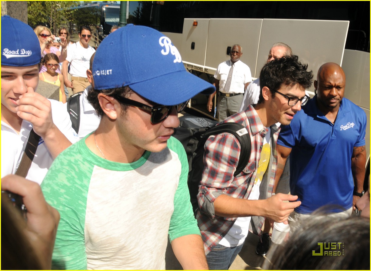 Demi Lovato & Jonas Brothers: Arthur Ashe Kids Day! | Photo 383222 ...
