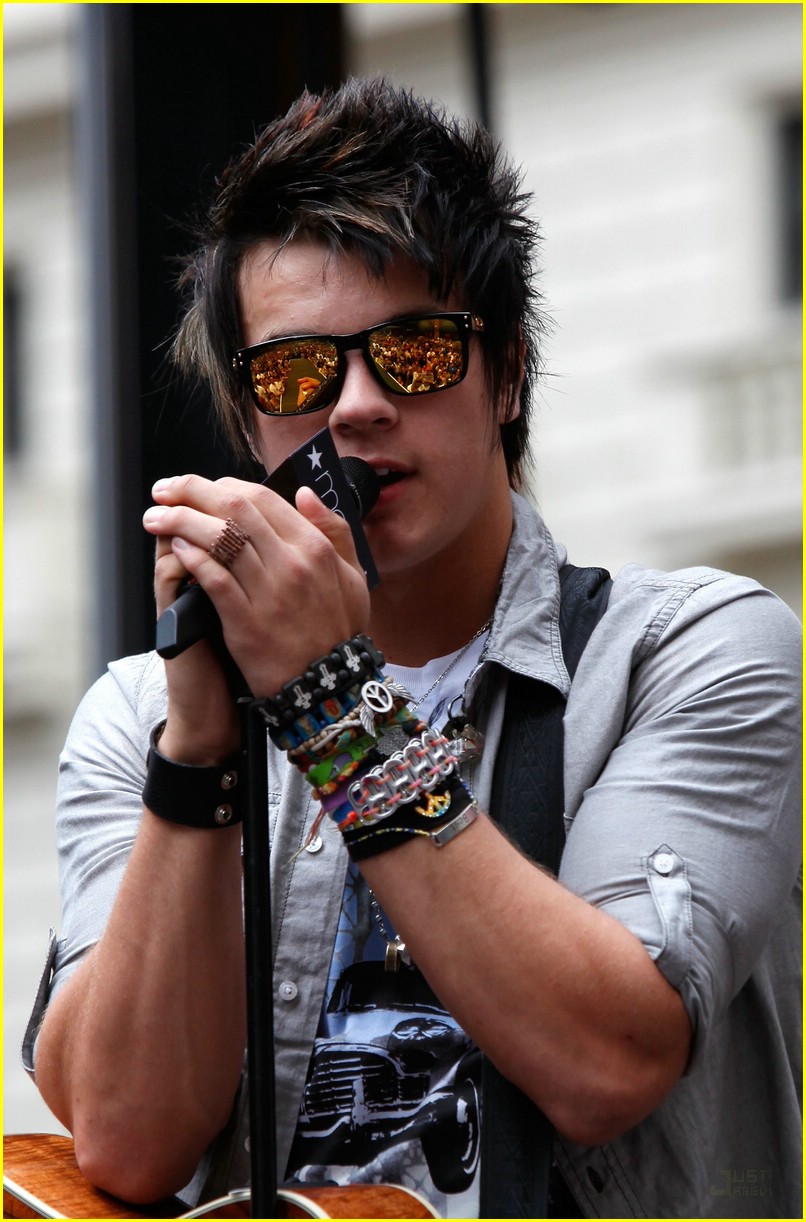 Josh Golden: 'Here We Go' Again at Macy's | Photo 382108 - Photo ...