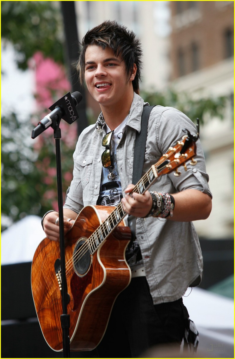 Josh Golden: 'Here We Go' Again at Macy's | Photo 382109 - Photo ...