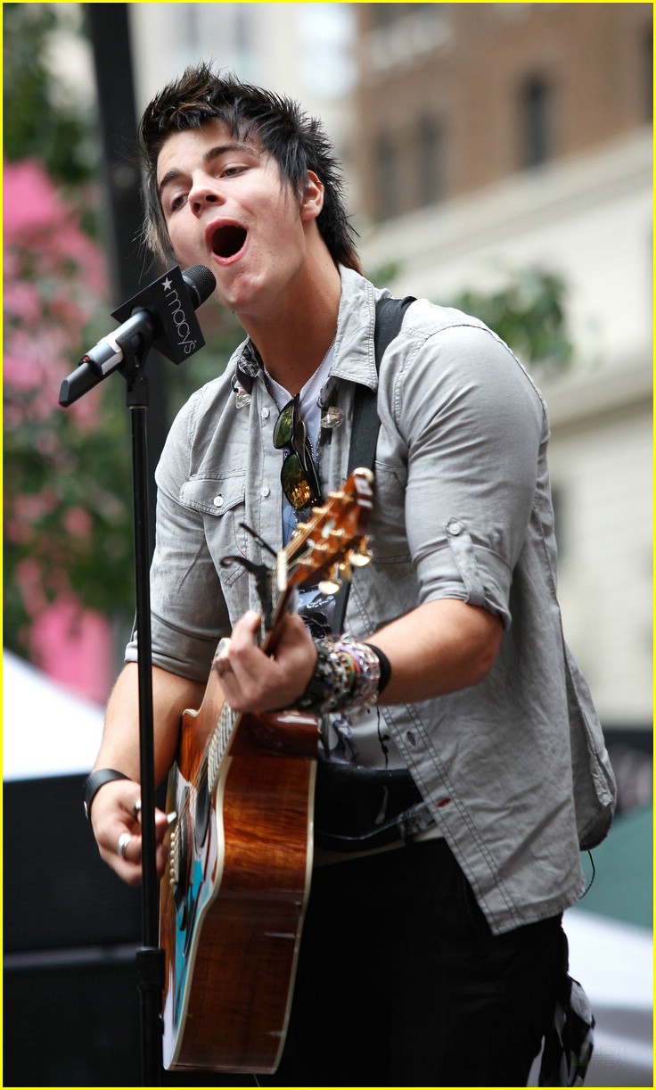 Josh Golden: 'Here We Go' Again at Macy's | Photo 382111 - Photo ...